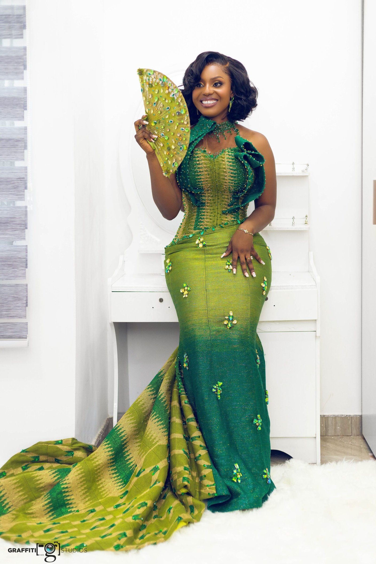 20 PHOTOS: African Kente wedding dress ideas + Ghanaian Kente fashion ...